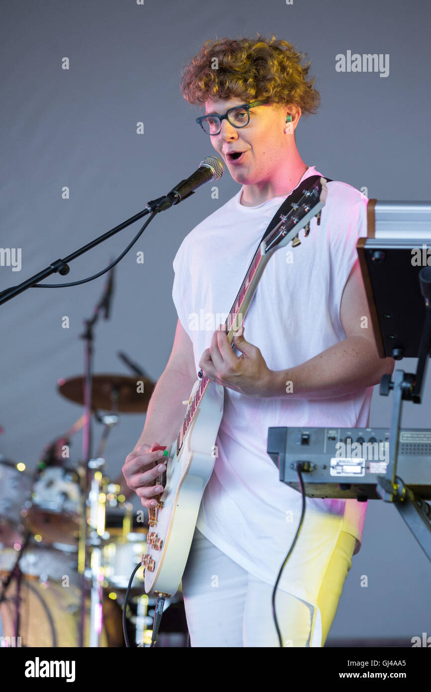 Eau Claire, Wisconsin, USA. 12th Aug, 2016. KENNY GRIMM of Prinze ...