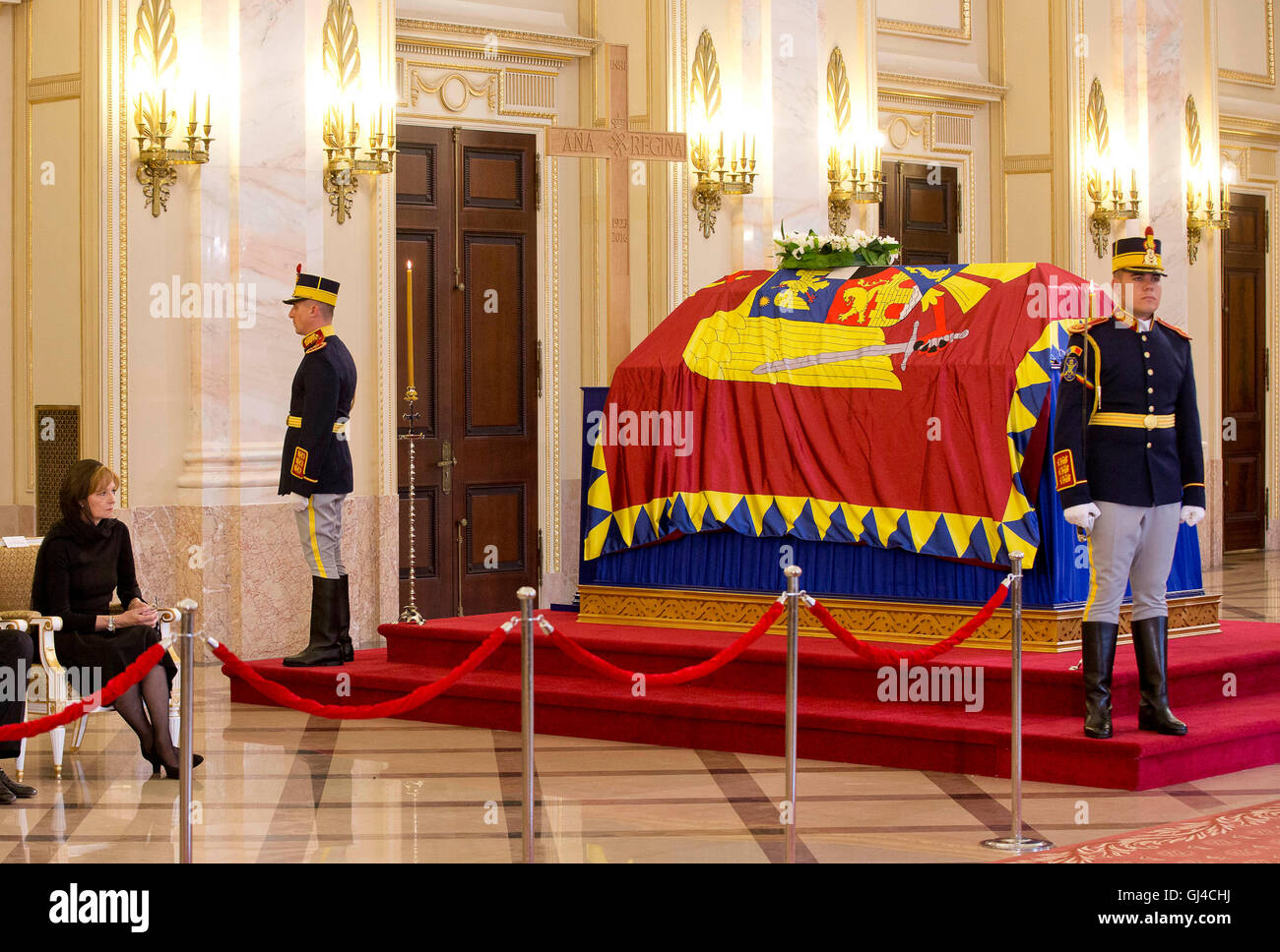 Queen of romania and her family hi-res stock photography and images - Alamy