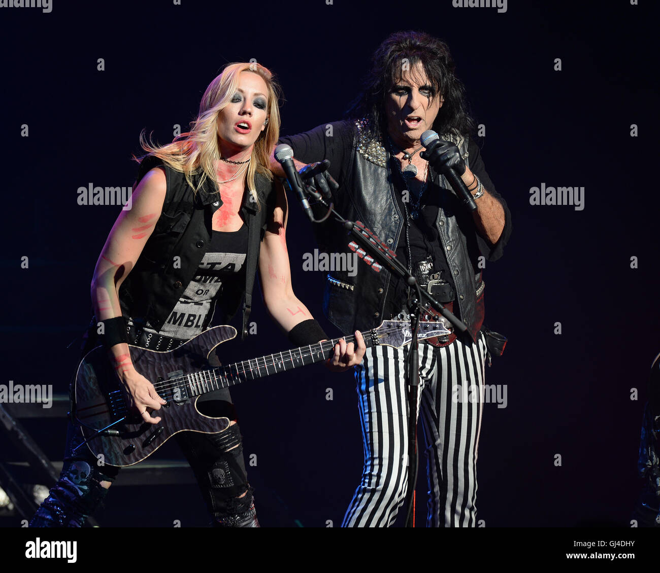 Nita strauss hi-res stock photography and images - Alamy