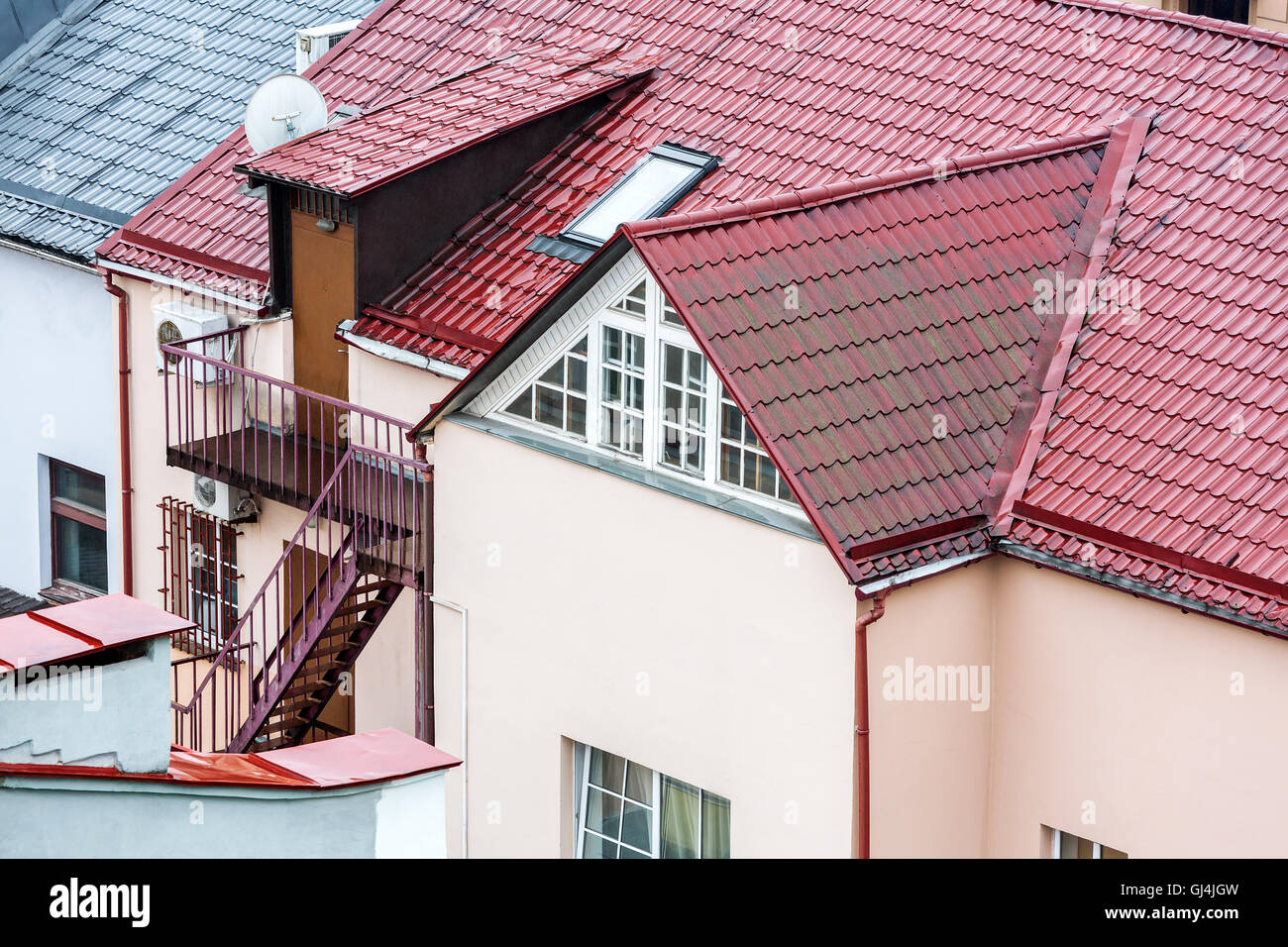 Rooftop top roof house hi-res stock photography and images - Alamy