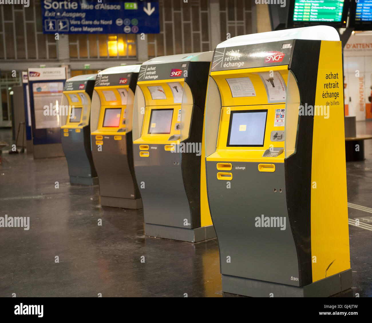 Automated ticket machines hi-res stock photography and images - Alamy