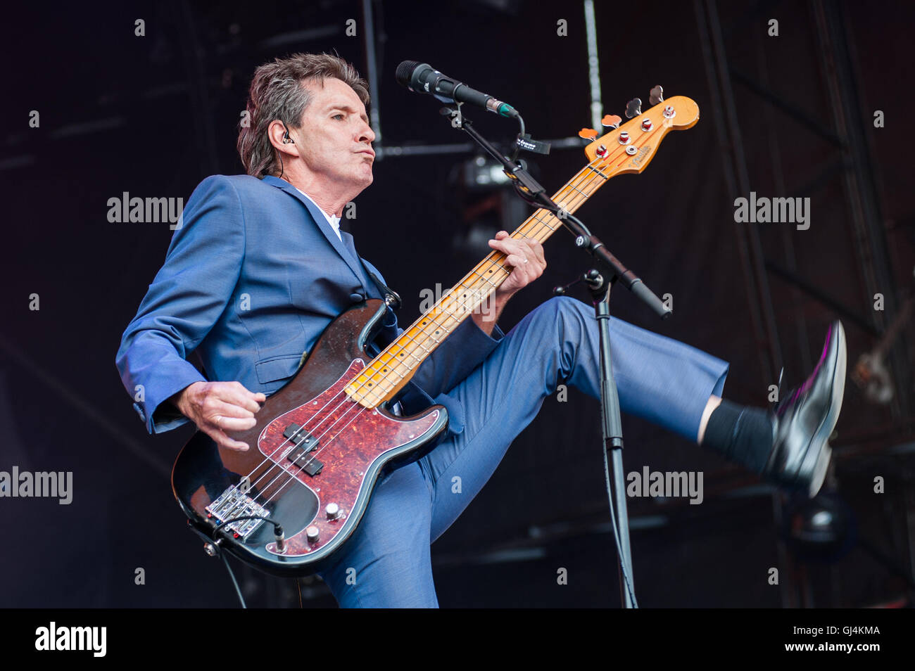 Bruce Foxton's From The Jam plays Rewind North Festival, Capesthorne ...