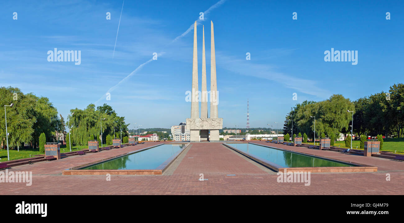 Victory square memorial hi-res stock photography and images - Alamy