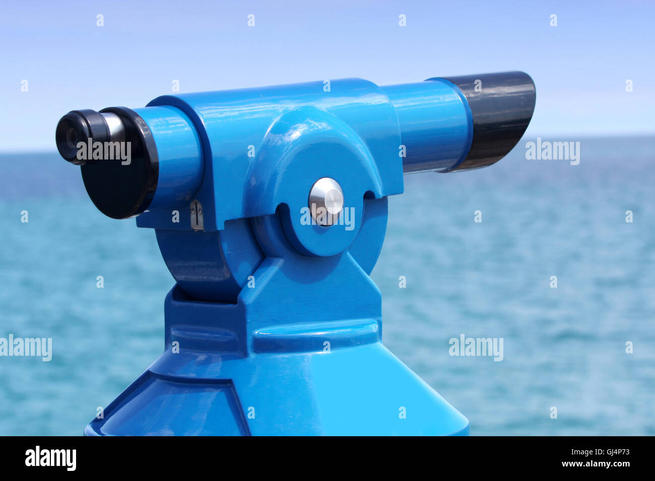 Coin operated binoculars Stock Photo - Alamy