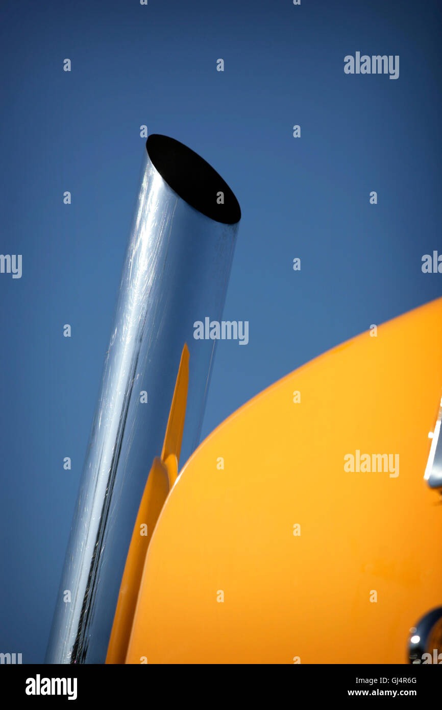 Chrome truck exhaust pipe hi-res stock photography and images - Alamy