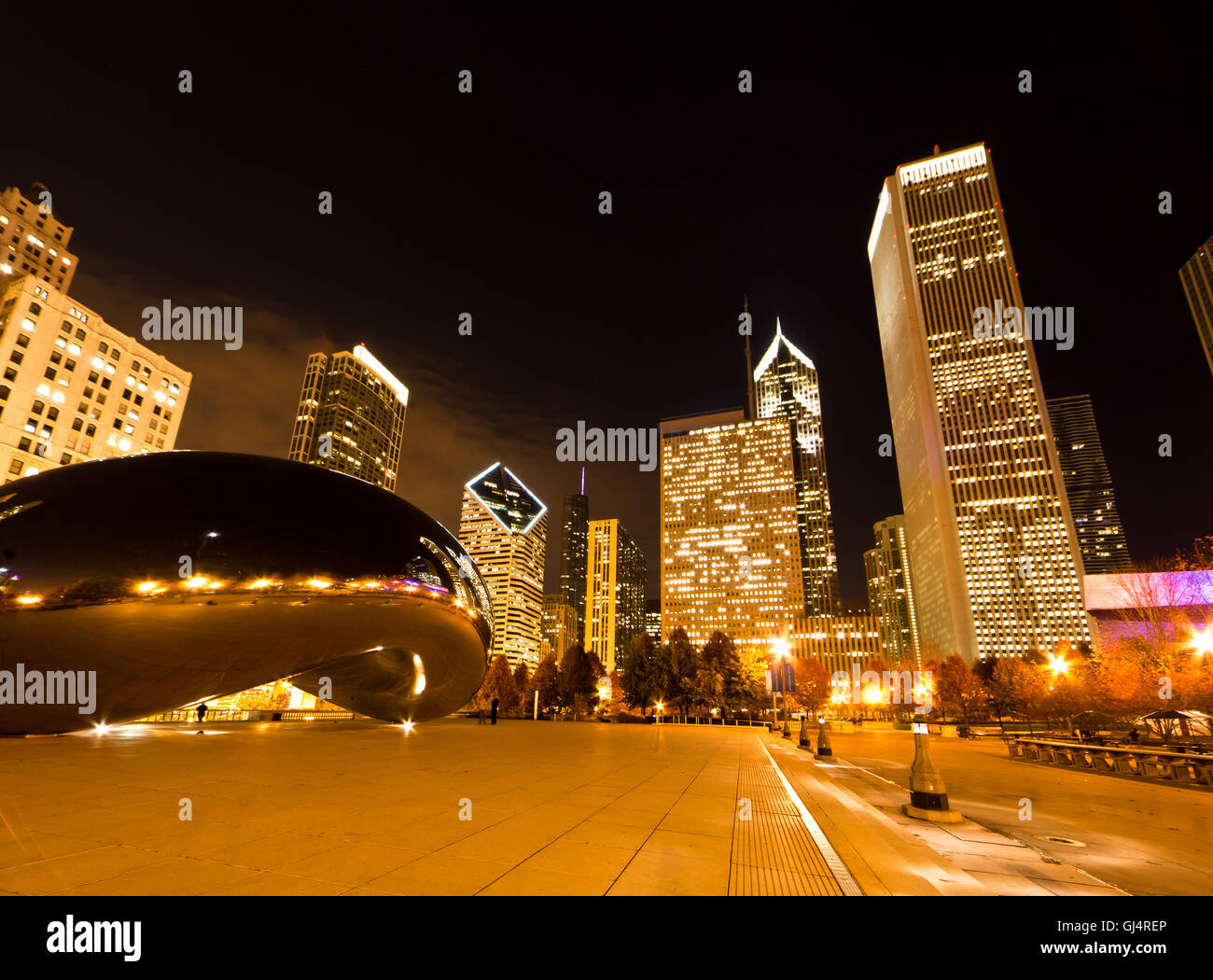 The Millennium Park in downtown Chicago Stock Photo - Alamy