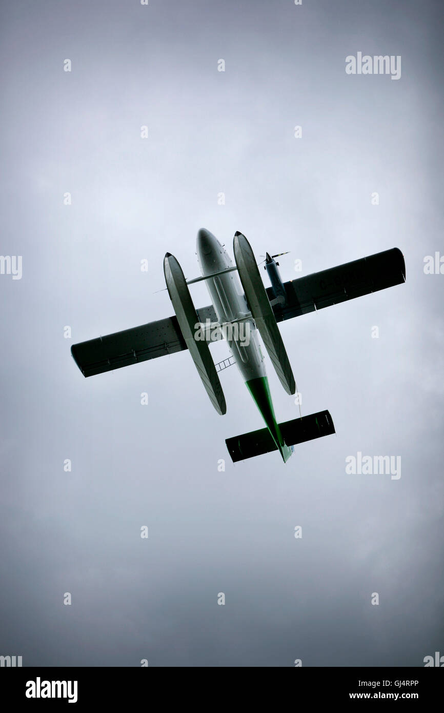 Sea plane landing hi-res stock photography and images - Alamy