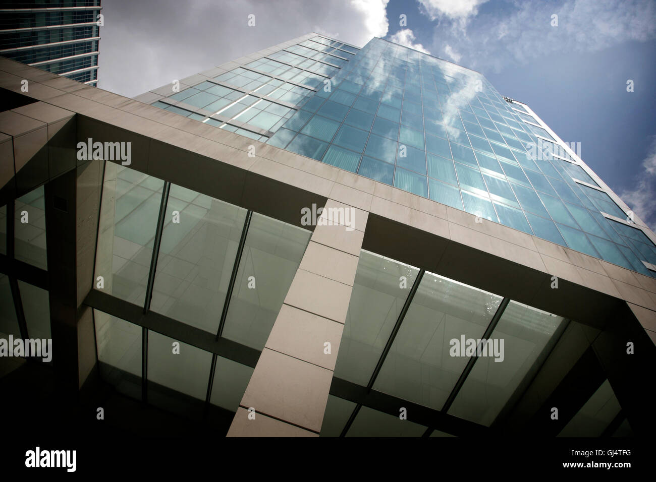 Skyscraper building architecture hi-res stock photography and images ...