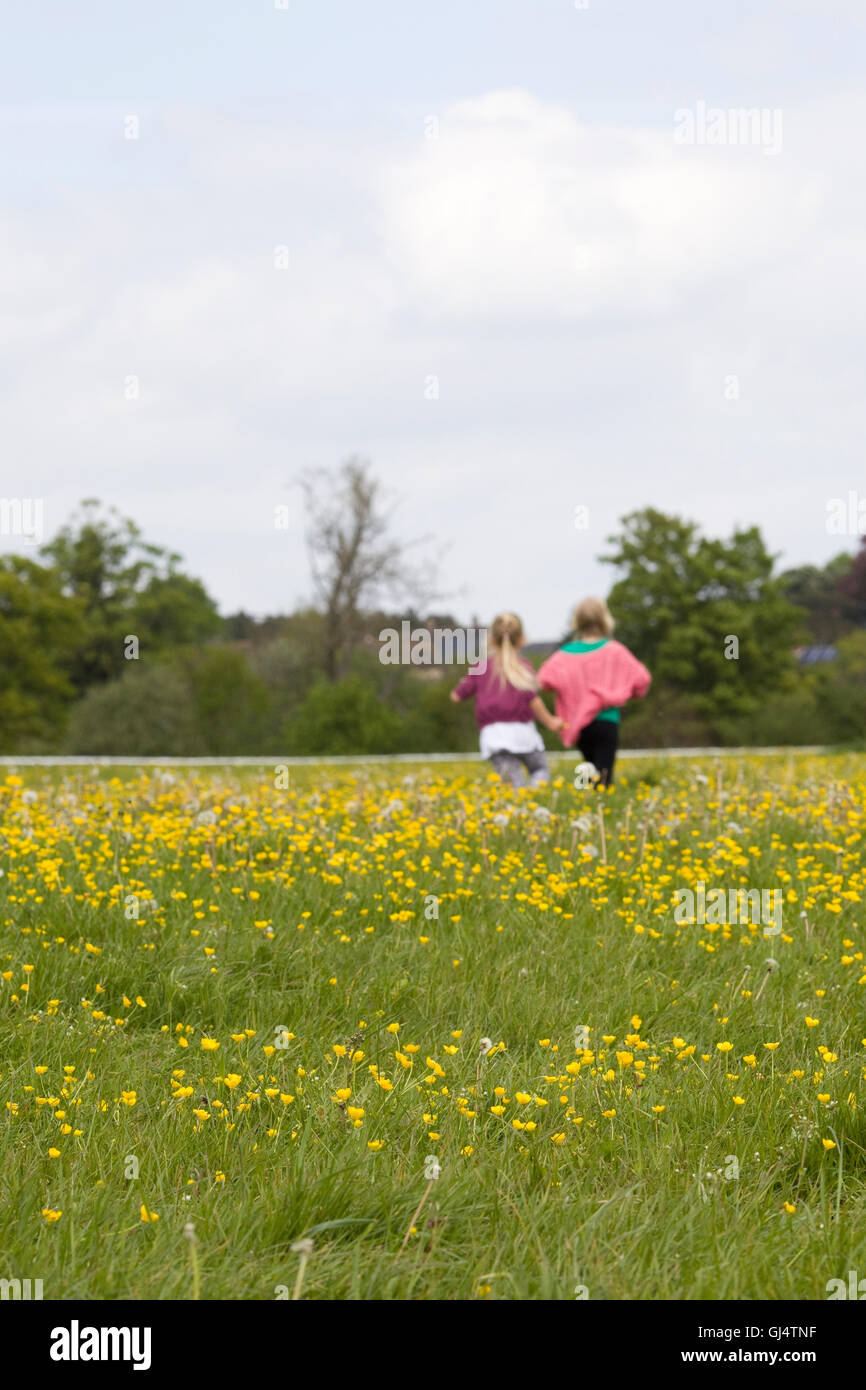 2 Girls Running