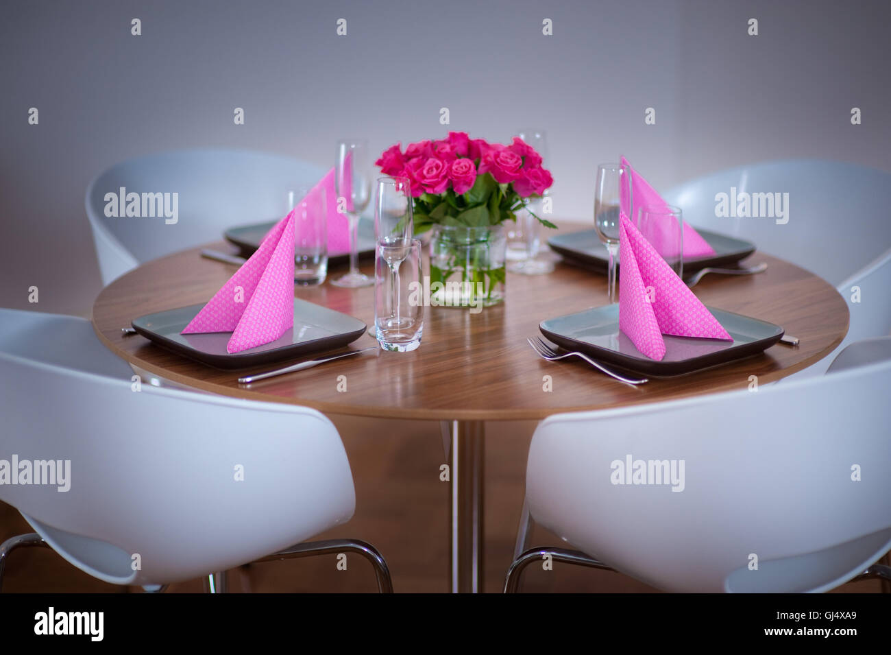 round table modern serving Stock Photo - Alamy