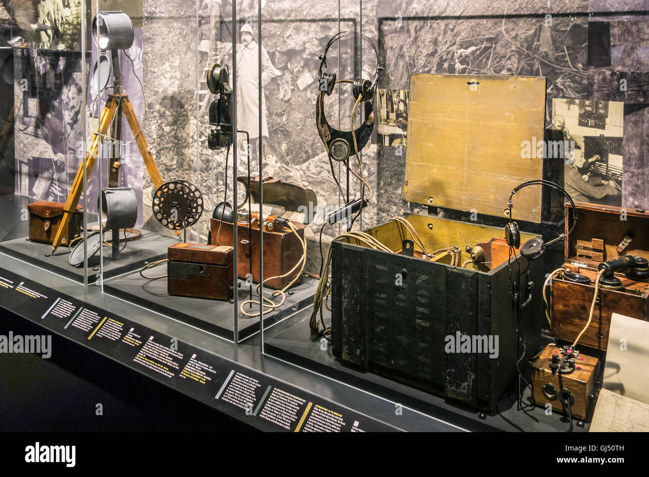 Communication devices in wwi hi-res stock photography and images - Alamy