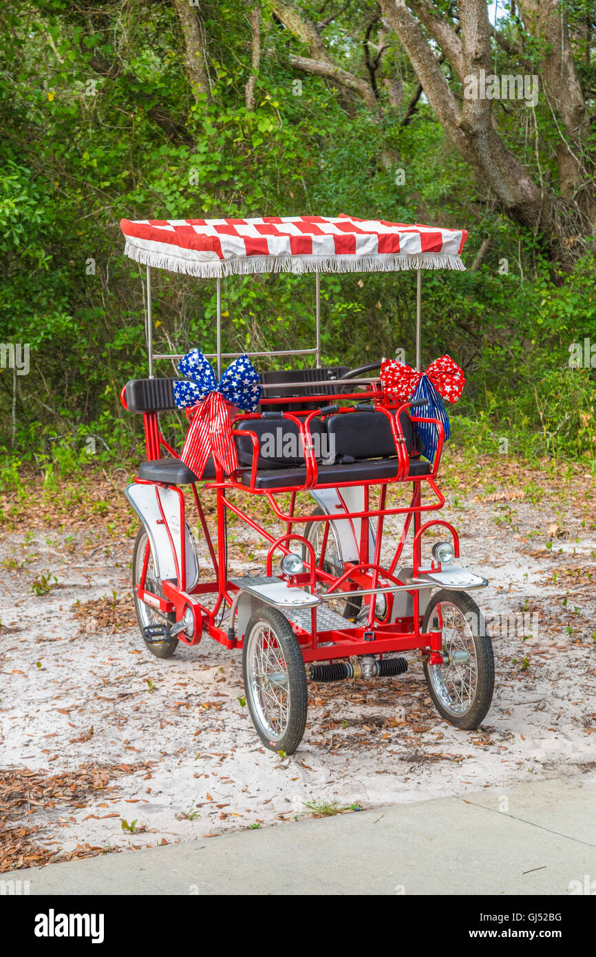 Classic Red Vehicle High Resolution Stock Photography and Images - Alamy
