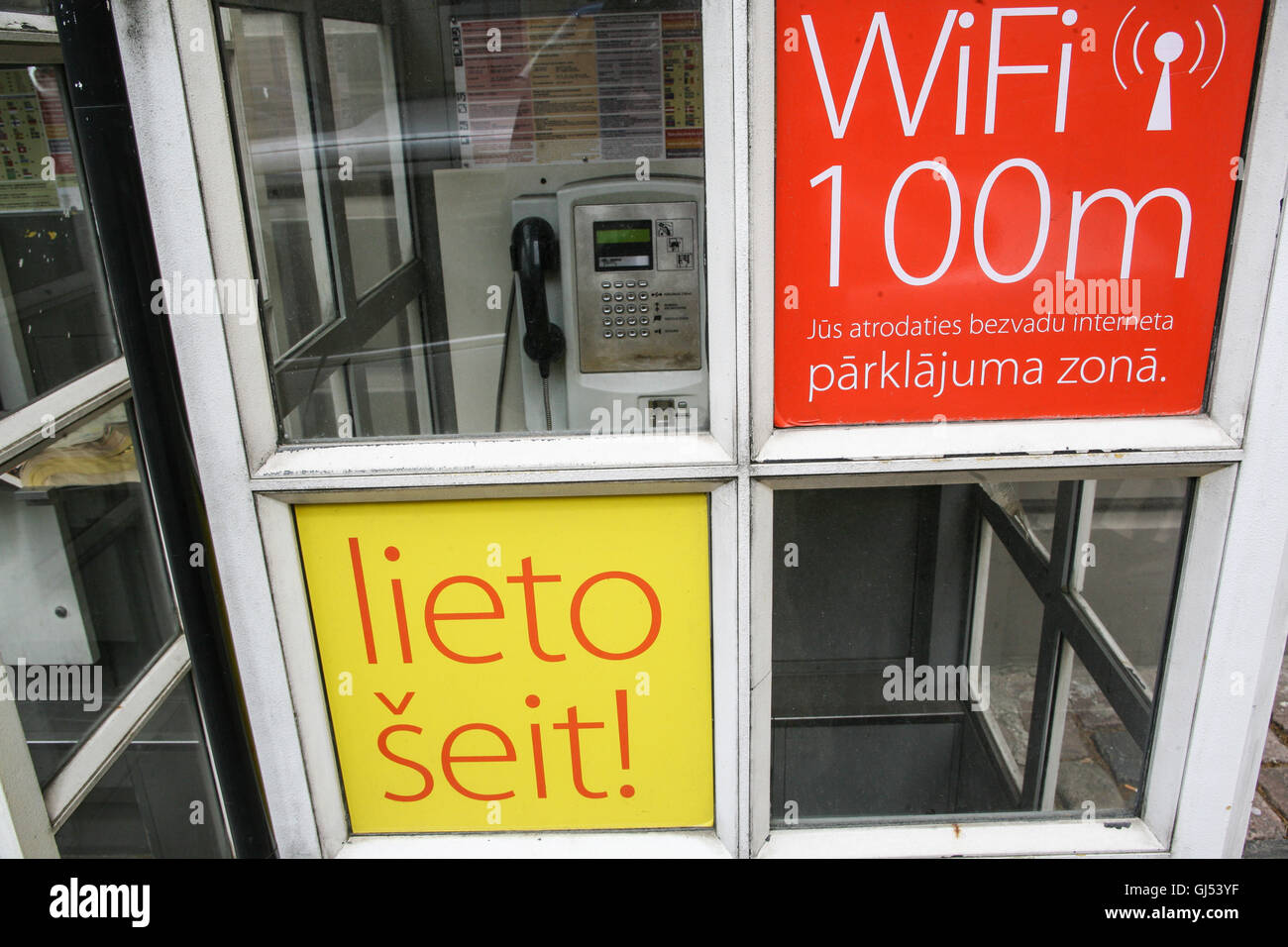 Public phone booth with wifi wireless service hi-res stock photography ...