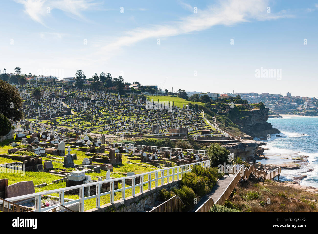 Overview of Waverley Cemetery in Clovelly, Sydney Stock Photo - Alamy