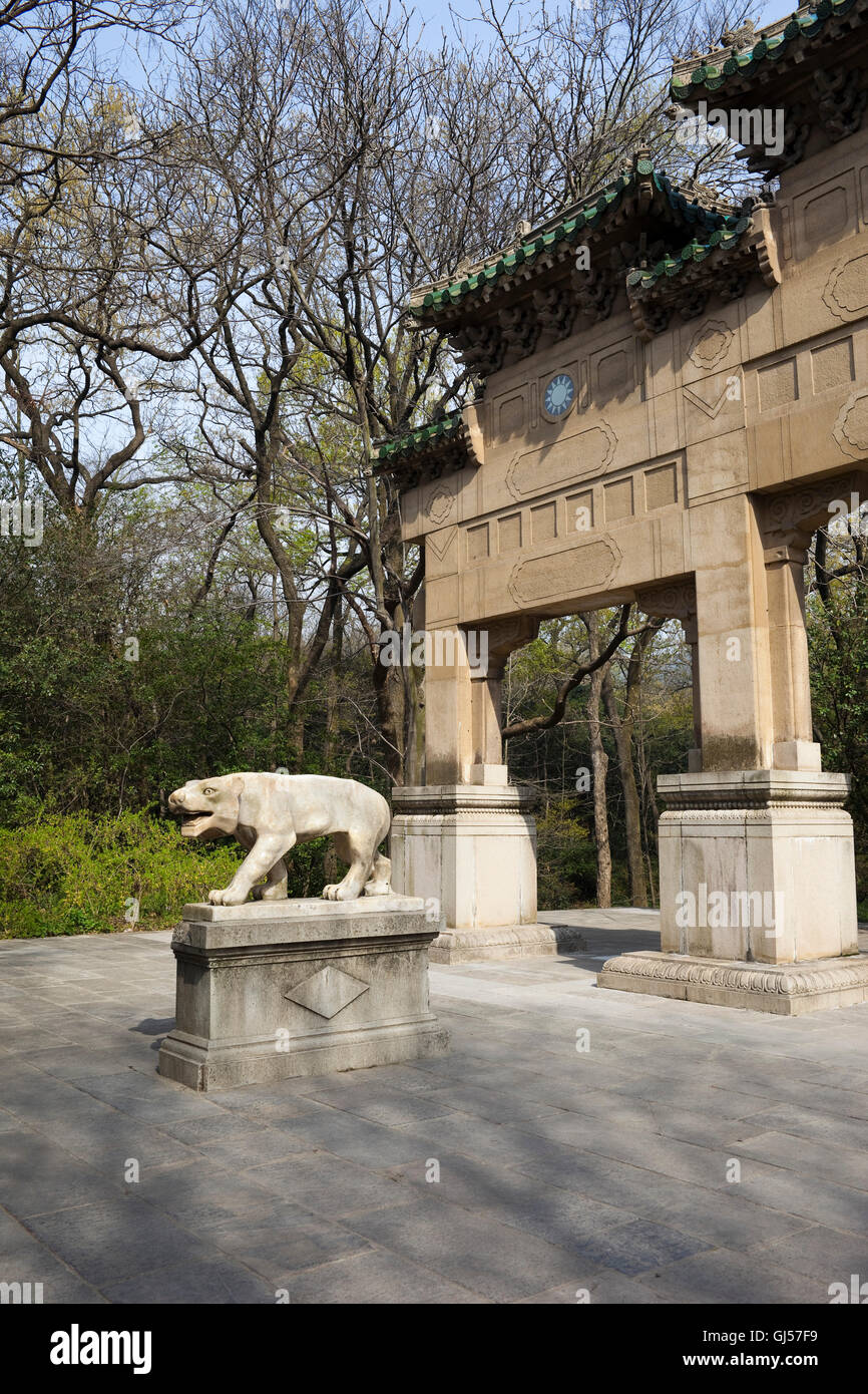Nanjing Ling temple Stock Photo - Alamy