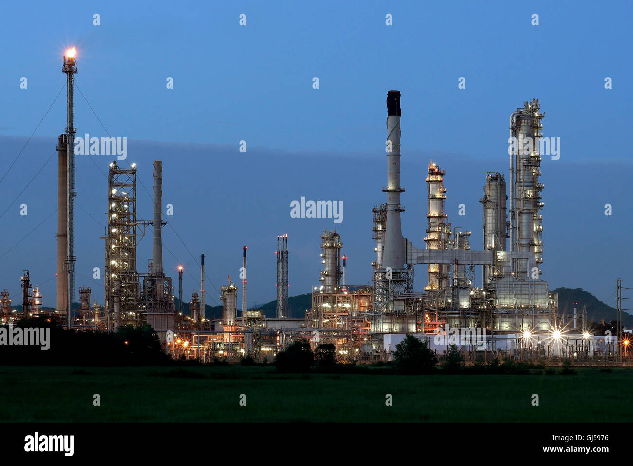 the oil refinery with beautiful sky background Stock Photo - Alamy
