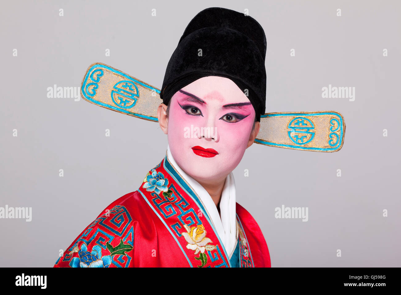 Peking Opera characters Stock Photo - Alamy