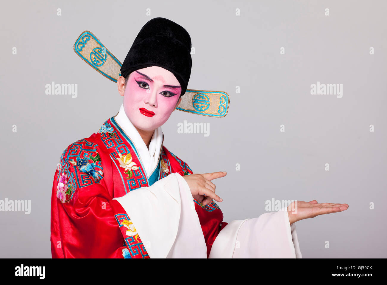 Peking Opera characters Stock Photo - Alamy