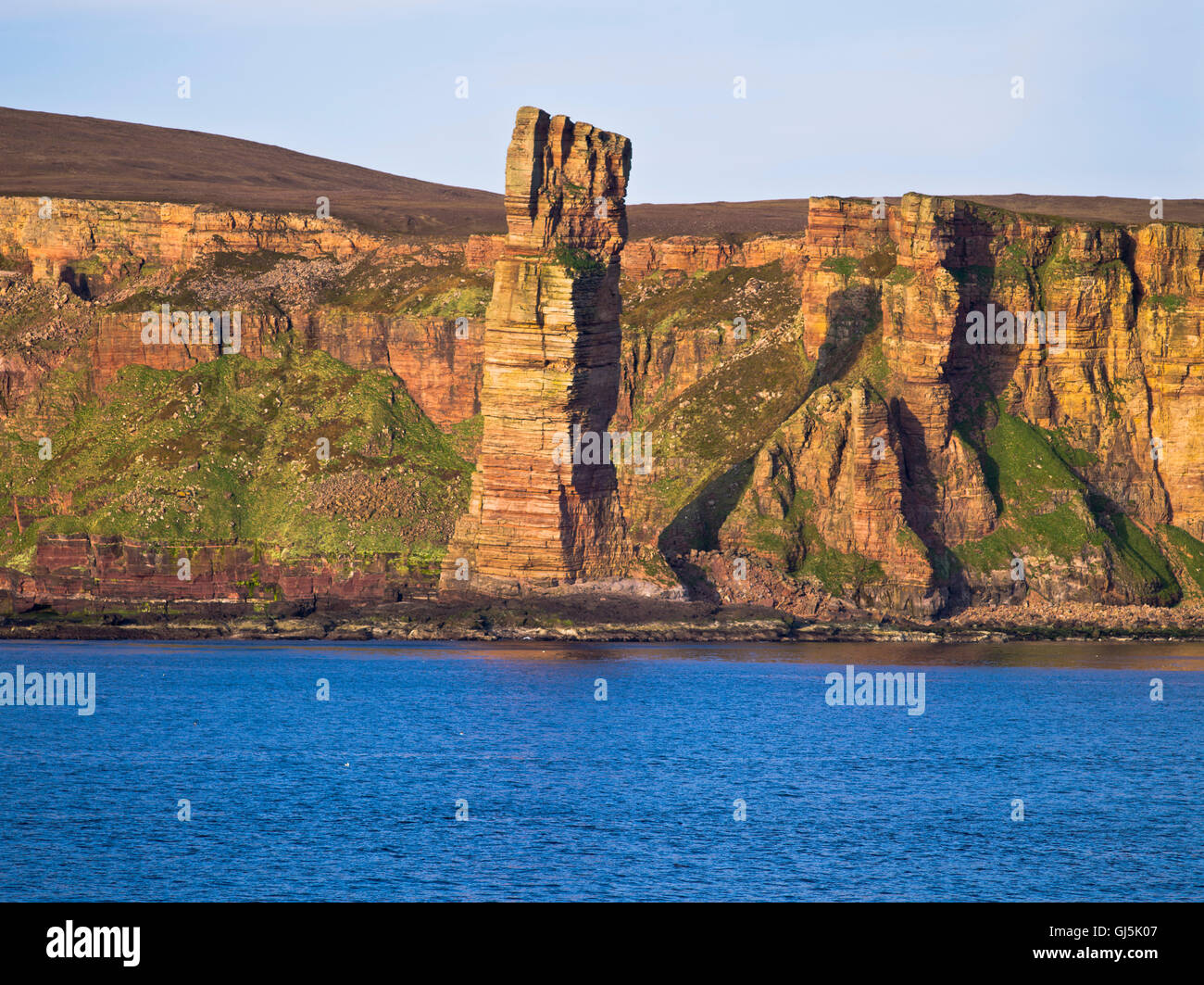 dh Old Man of Hoy HOY ORKNEY Sandstone cliff uk sea stack seacliff ...