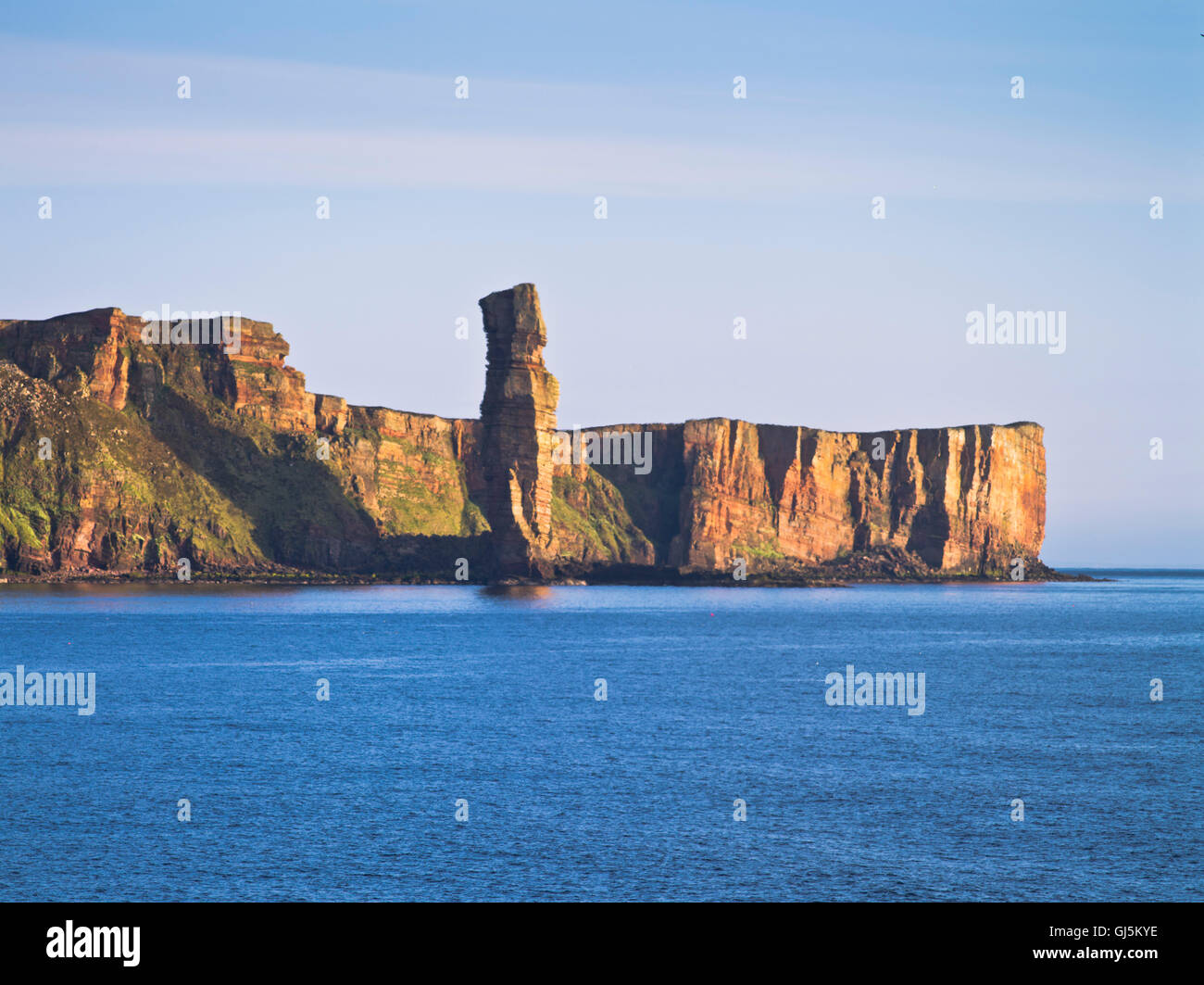 dh Old Man of Hoy HOY ORKNEY Sandstone cliff uk sea stack seacliff ...