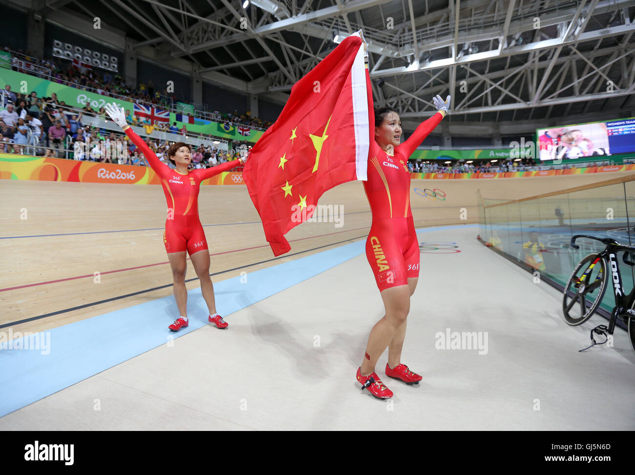 China's Gong Jinjie and Zhong Tianshi celebrate winning the Women's ...