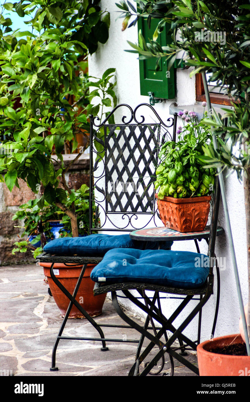 Terrace seat group hi-res stock photography and images - Alamy