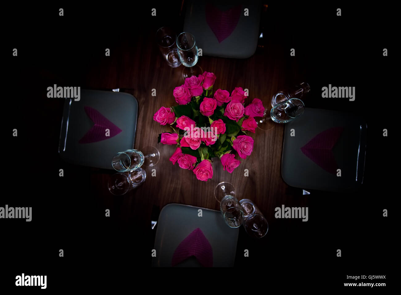 round table modern serving Stock Photo - Alamy