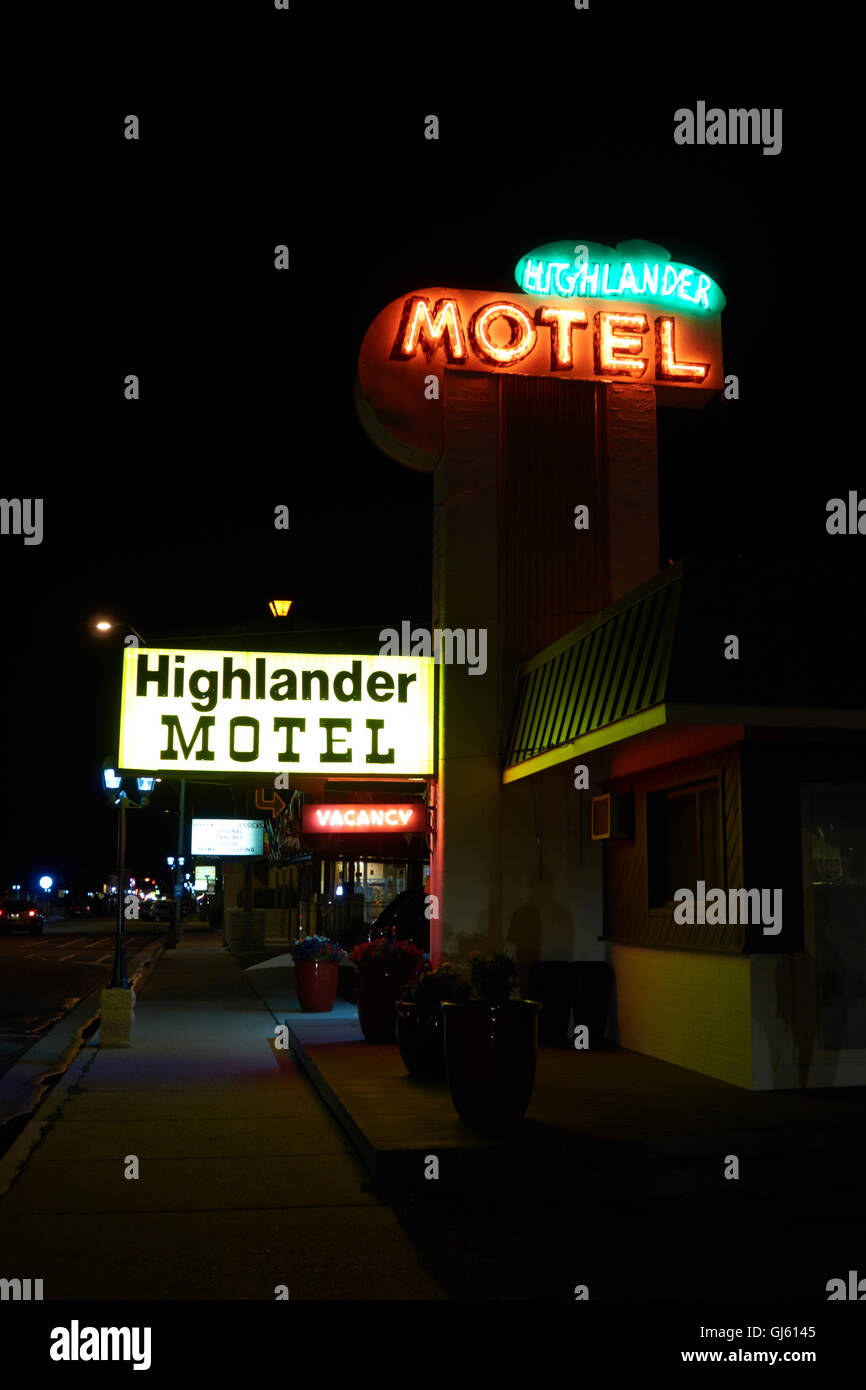 Motel Neon Sign Stock Photos & Motel Neon Sign Stock Images - Alamy