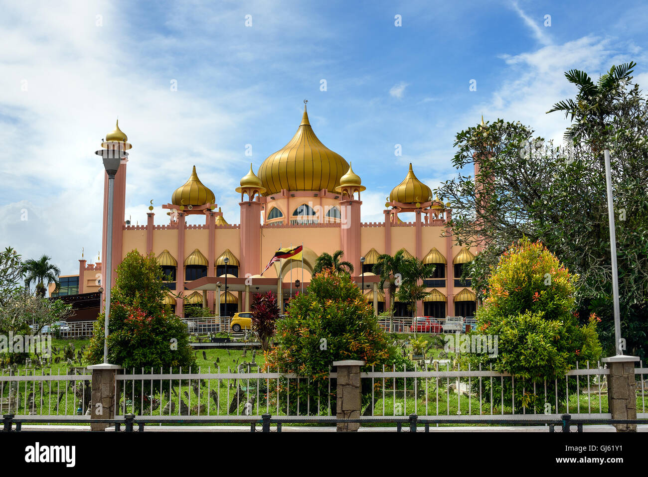 Dome sarawak state mosque kuching hi-res stock photography and images ...