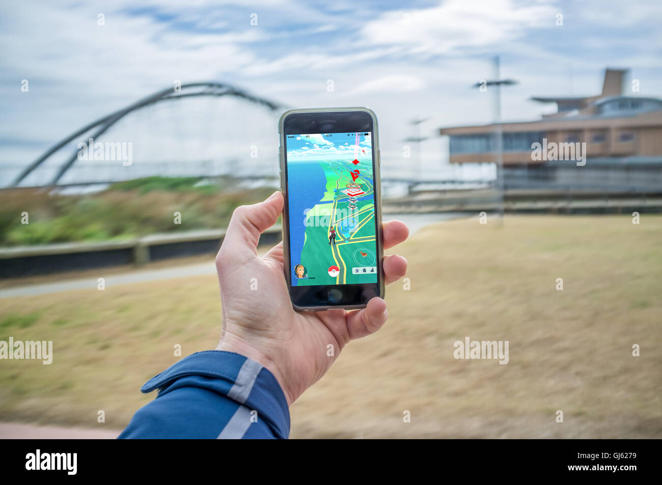 Hand sea level hi-res stock photography and images - Alamy