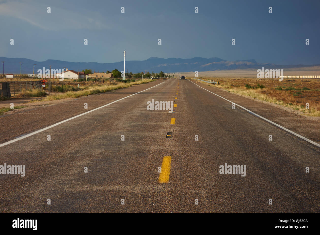 Long stretch of open road. USA Stock Photo - Alamy