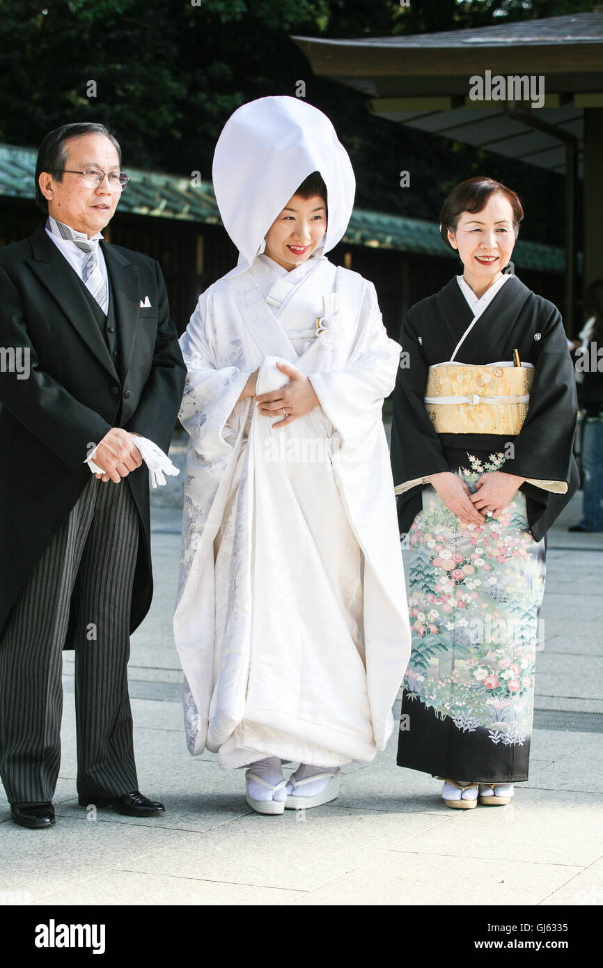 Traditional Shinto Wedding Japanese Wedding Traditions Bride Life