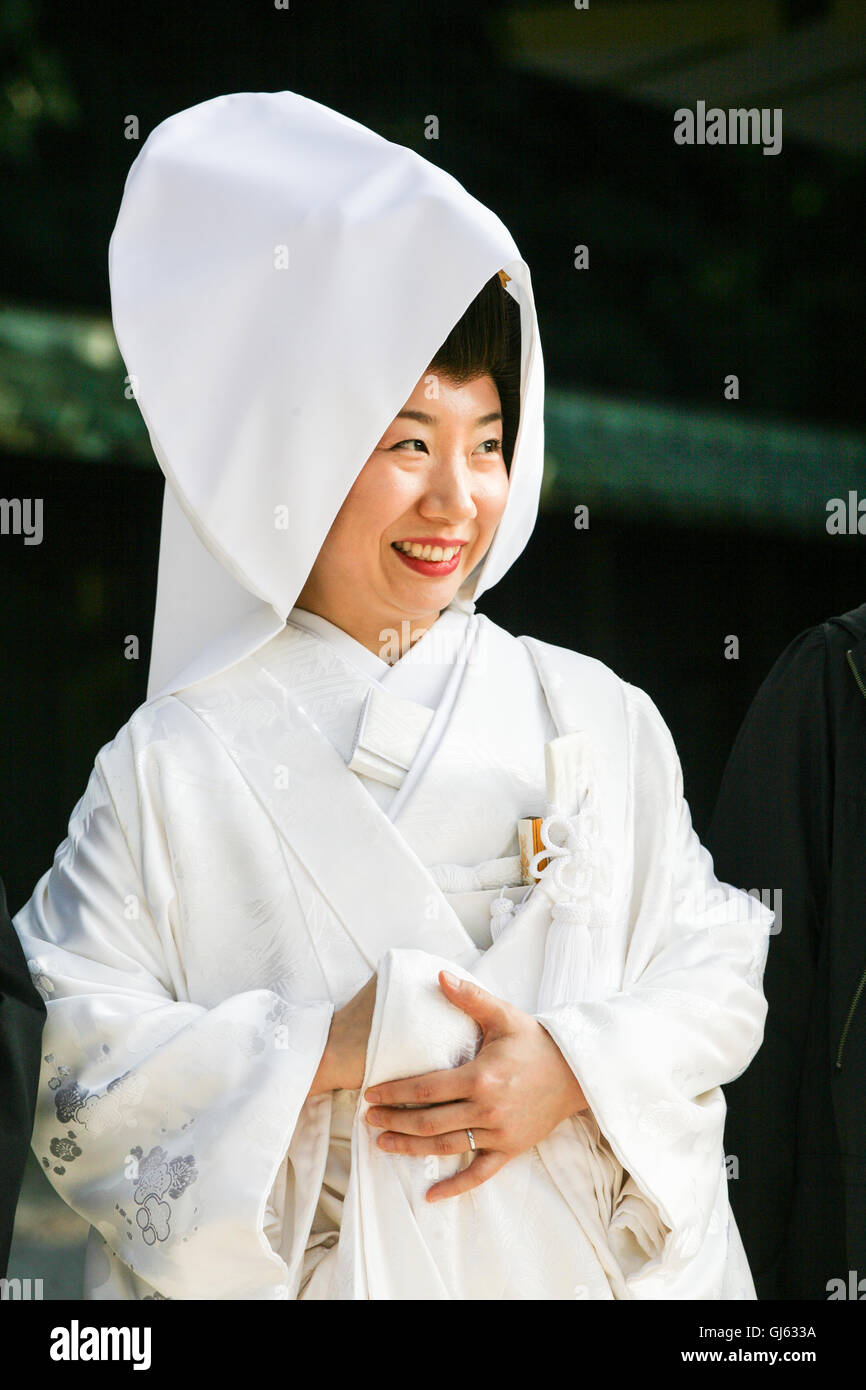 After the traditional Japanese Shinto wedding ceremony a formal ...