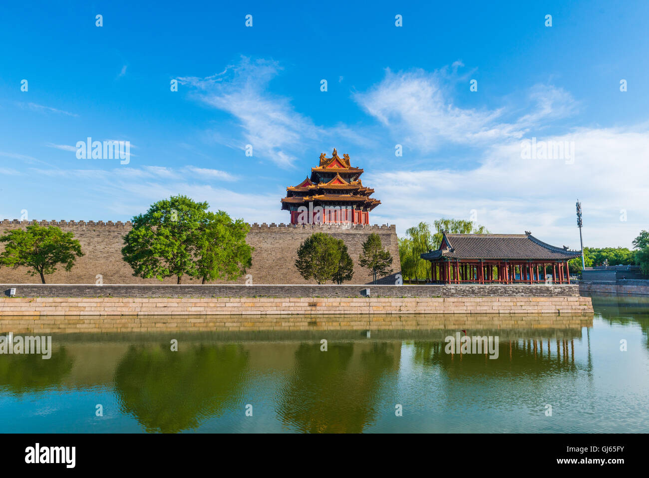 Corner tower hi-res stock photography and images - Alamy