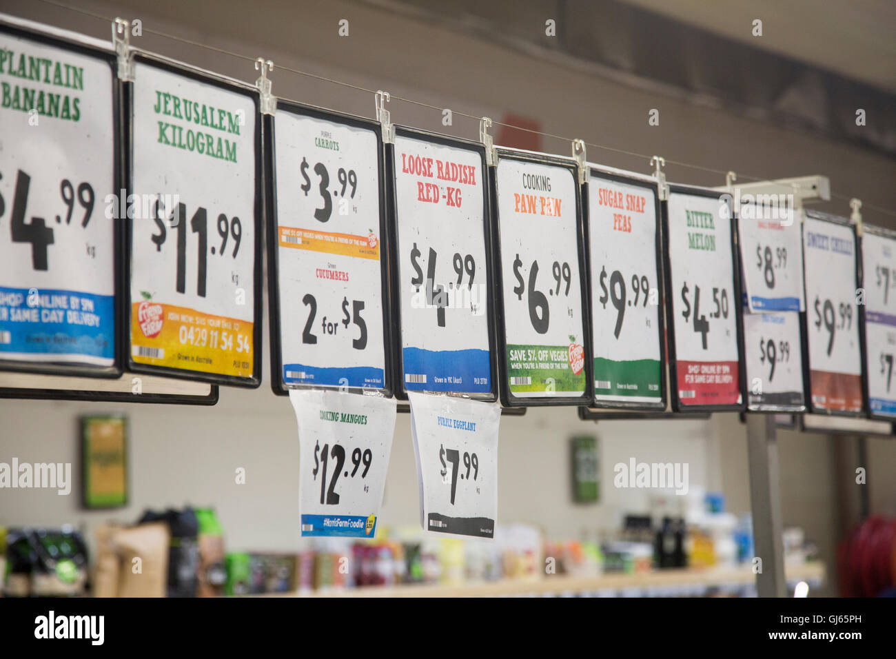 Supermarket sale signs hi-res stock photography and images - Alamy