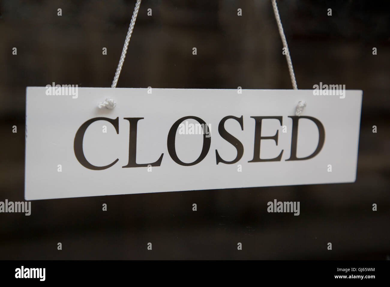 White Closed Sign on Shop Door Stock Photo - Alamy