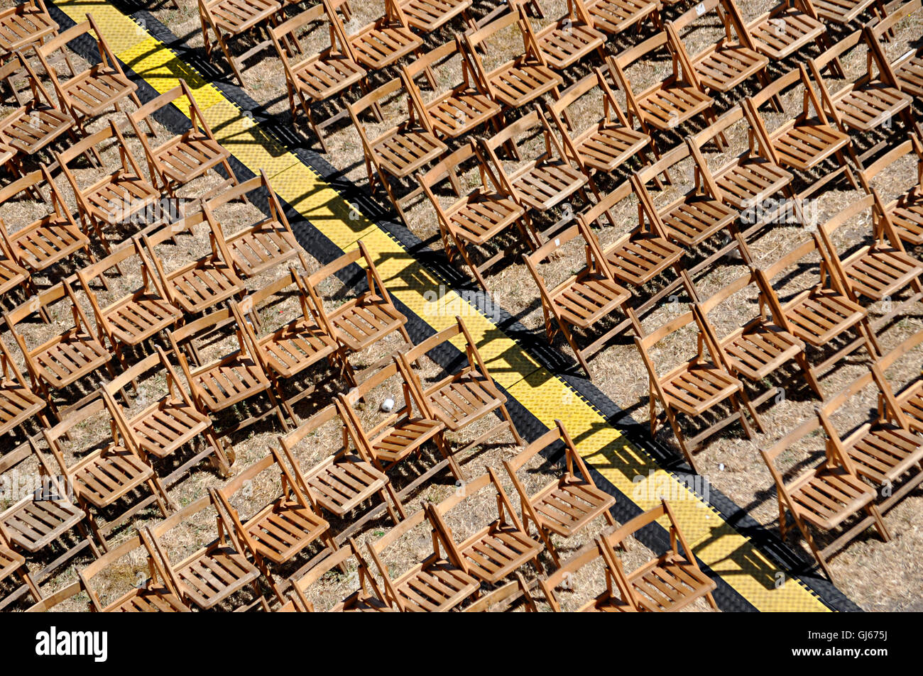 chairs in row Stock Photo - Alamy