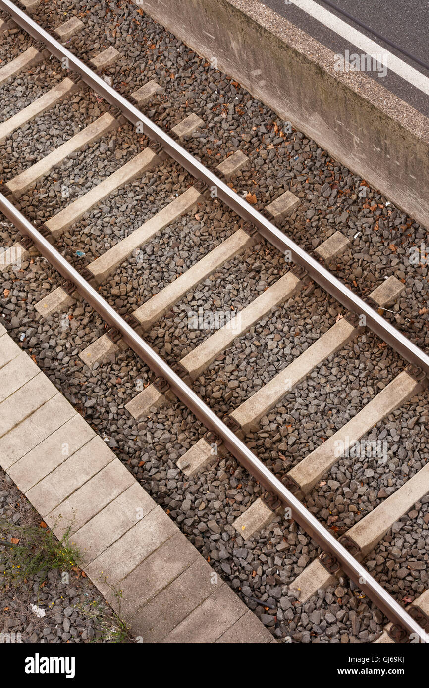 Single Railway Track Embankment Stock Photo - Alamy