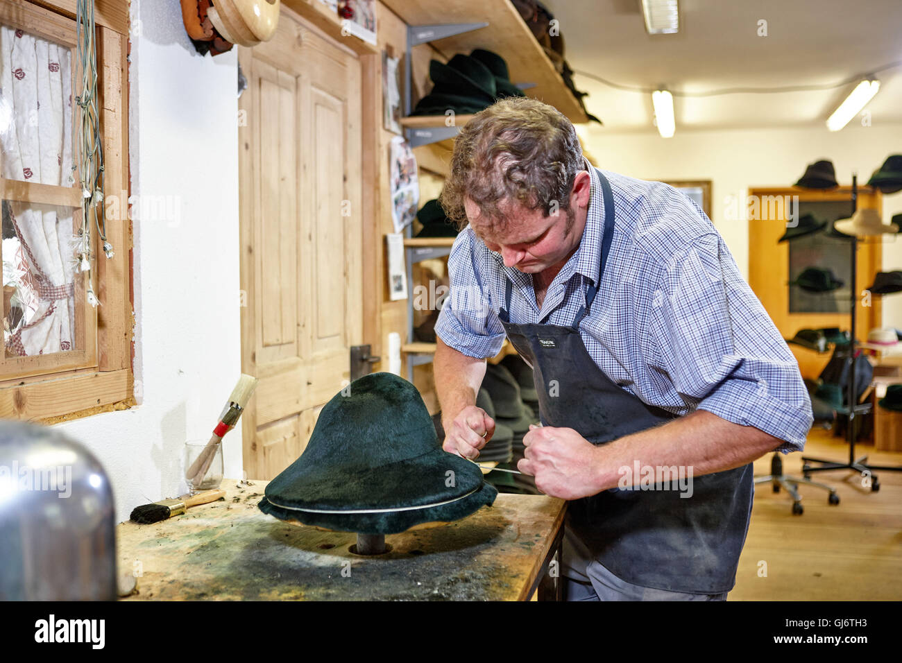 Milliner, craftsman, workshop Stock Photo - Alamy