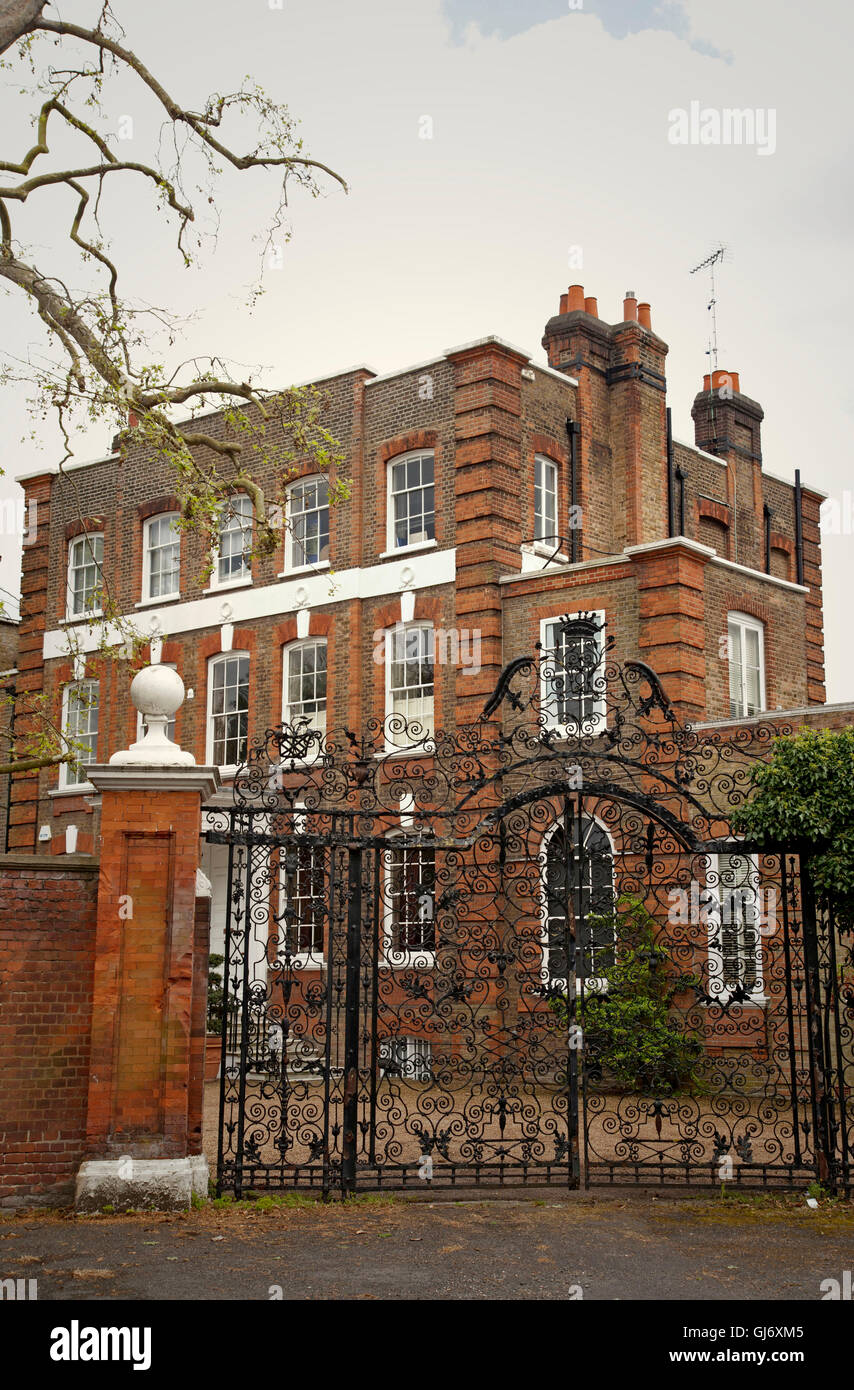 Great Britain, London, gate, house, spring, architecture Stock Photo ...