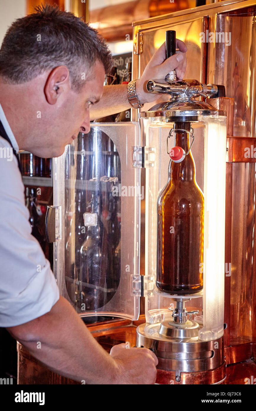 Master brewers hi-res stock photography and images - Alamy