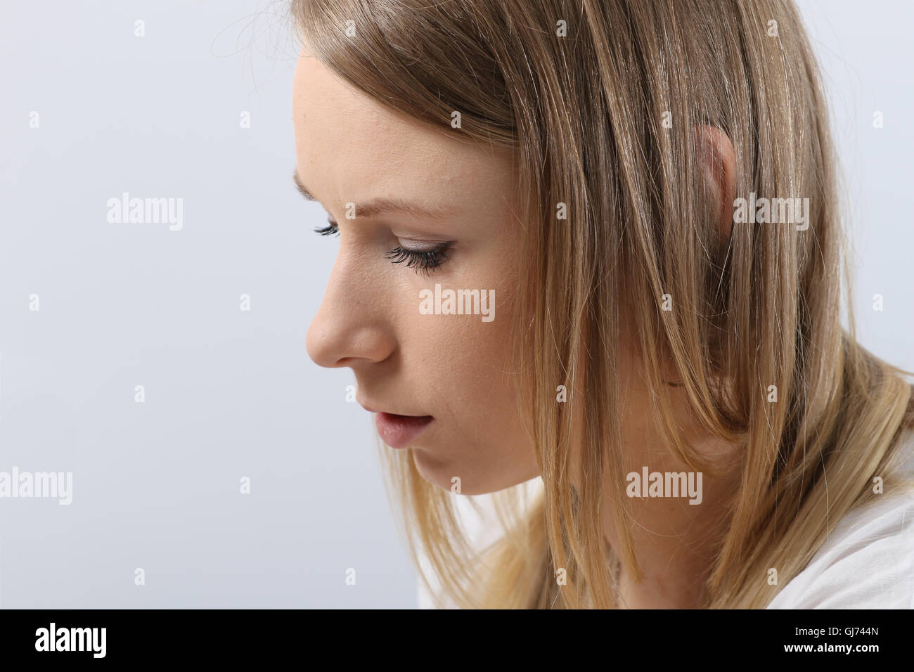 Side profile woman face hi-res stock photography and images - Alamy