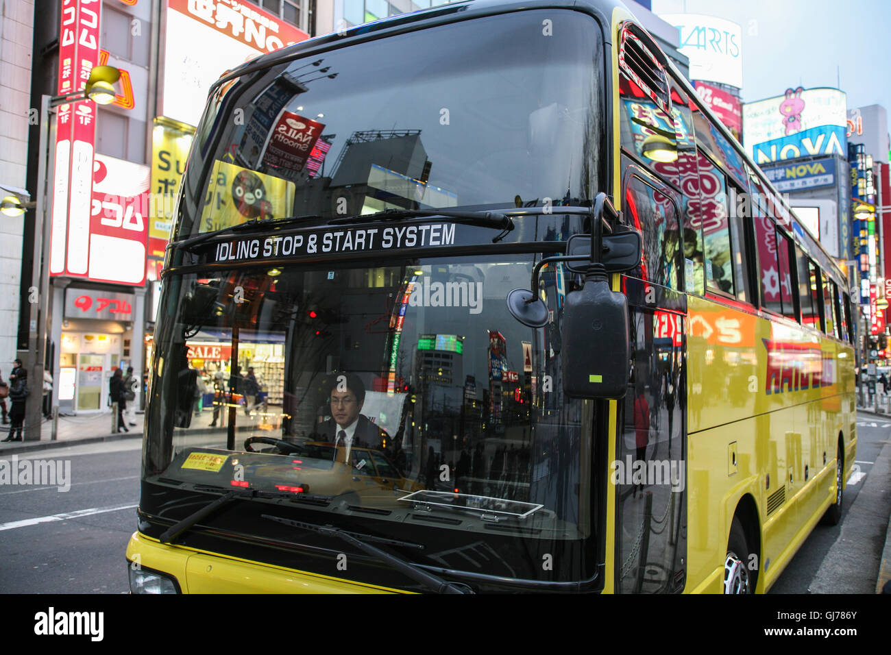 "Hato Bus" the bus tour companies bus that switches the engine off to ...