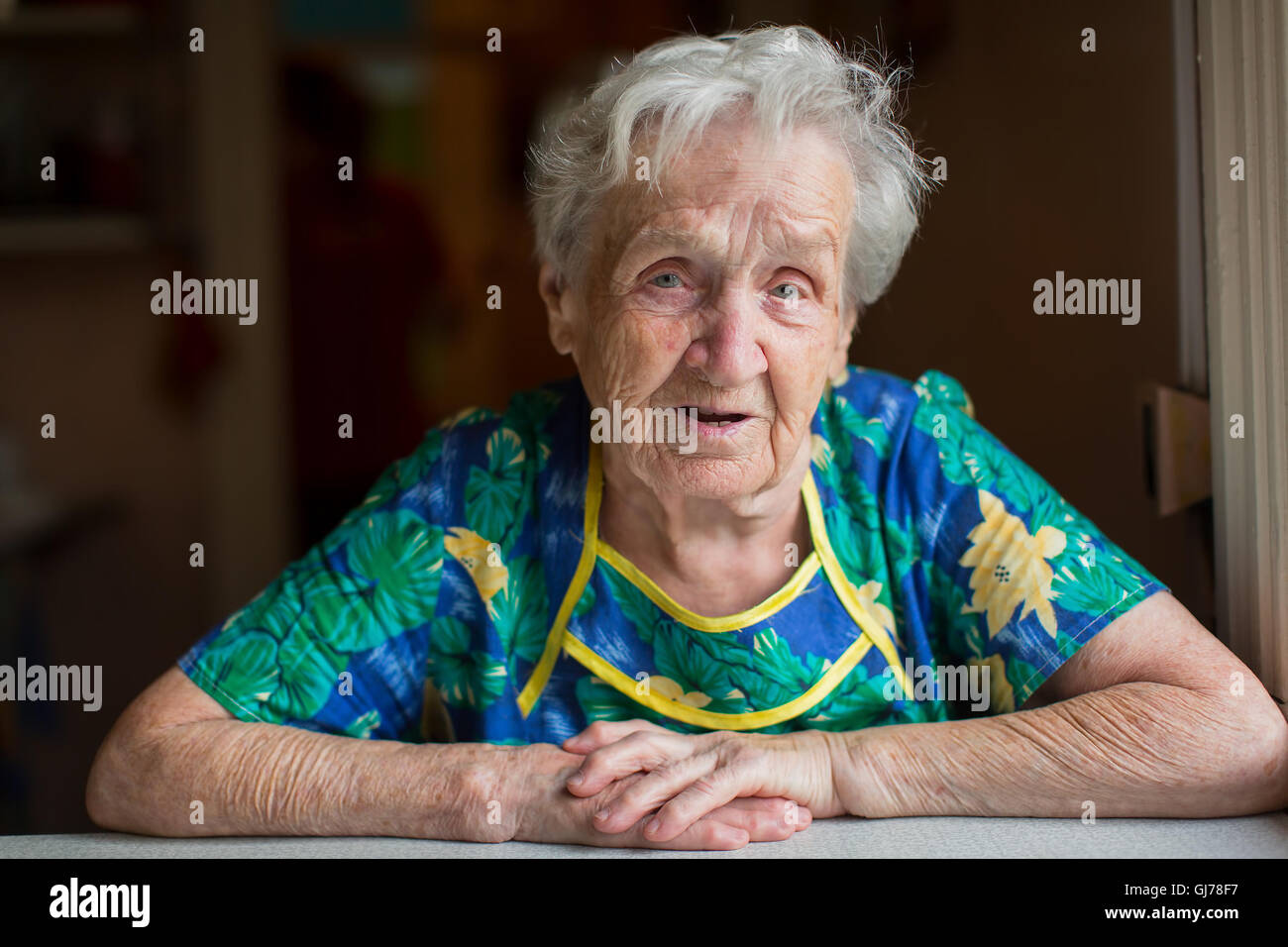 Portrait of an elderly woman. Retired Stock Photo - Alamy