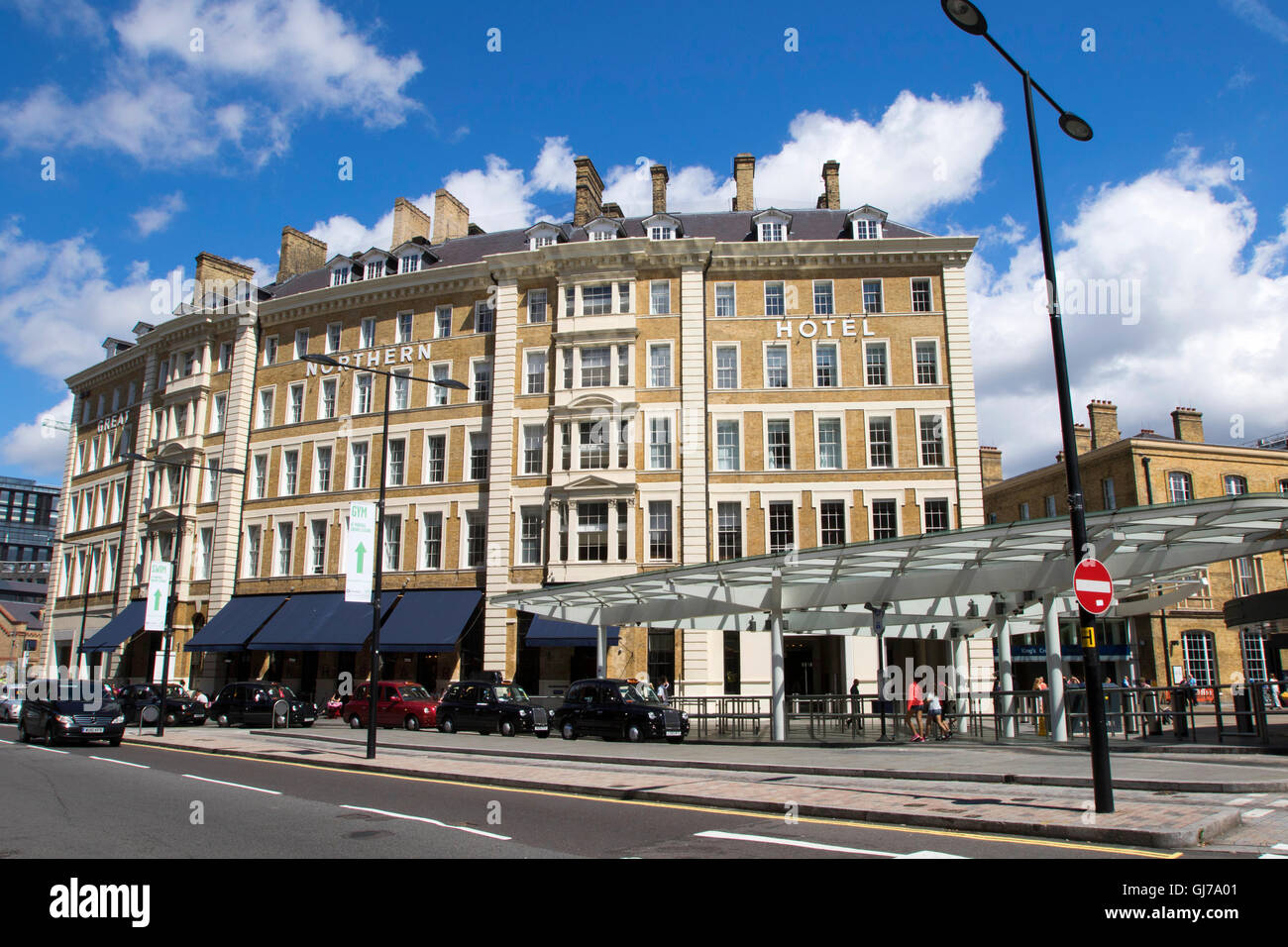 The kings cross hotel hi-res stock photography and images - Alamy