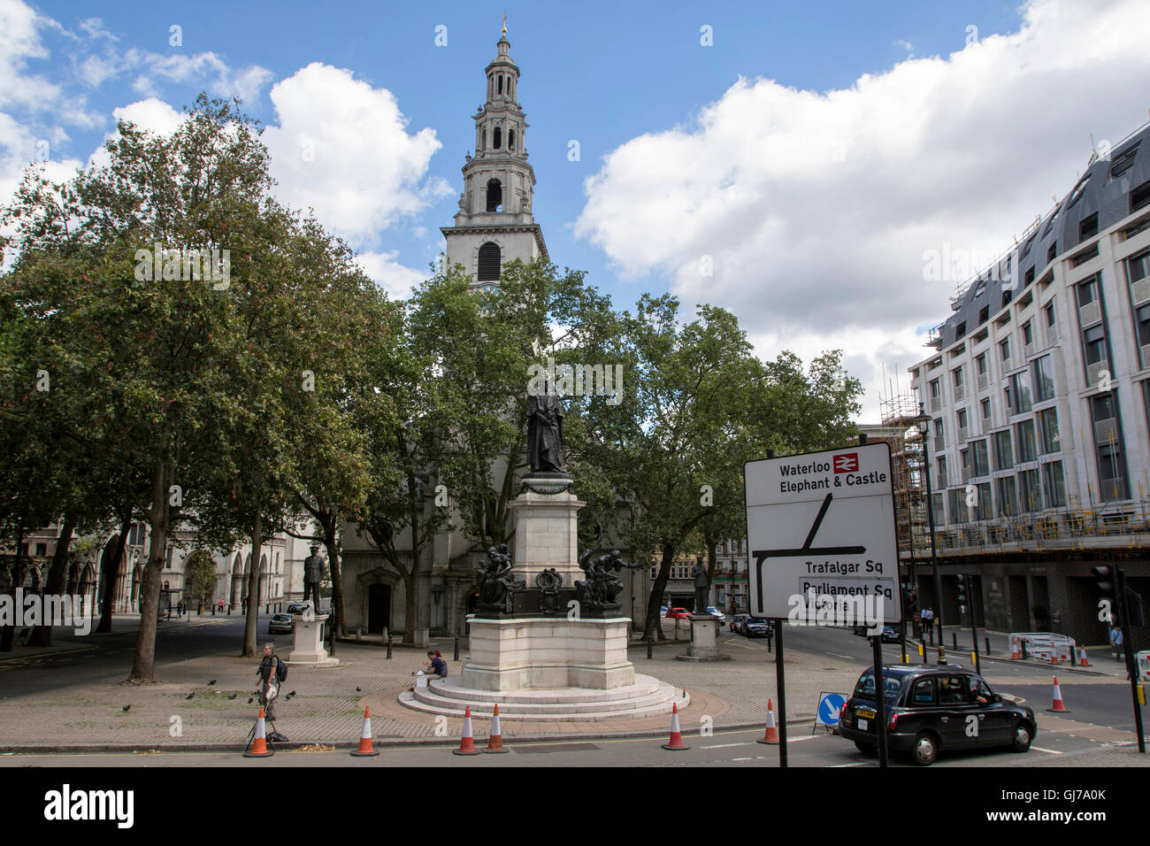 The William Gladstone statue in Strand, London Stock Photo - Alamy