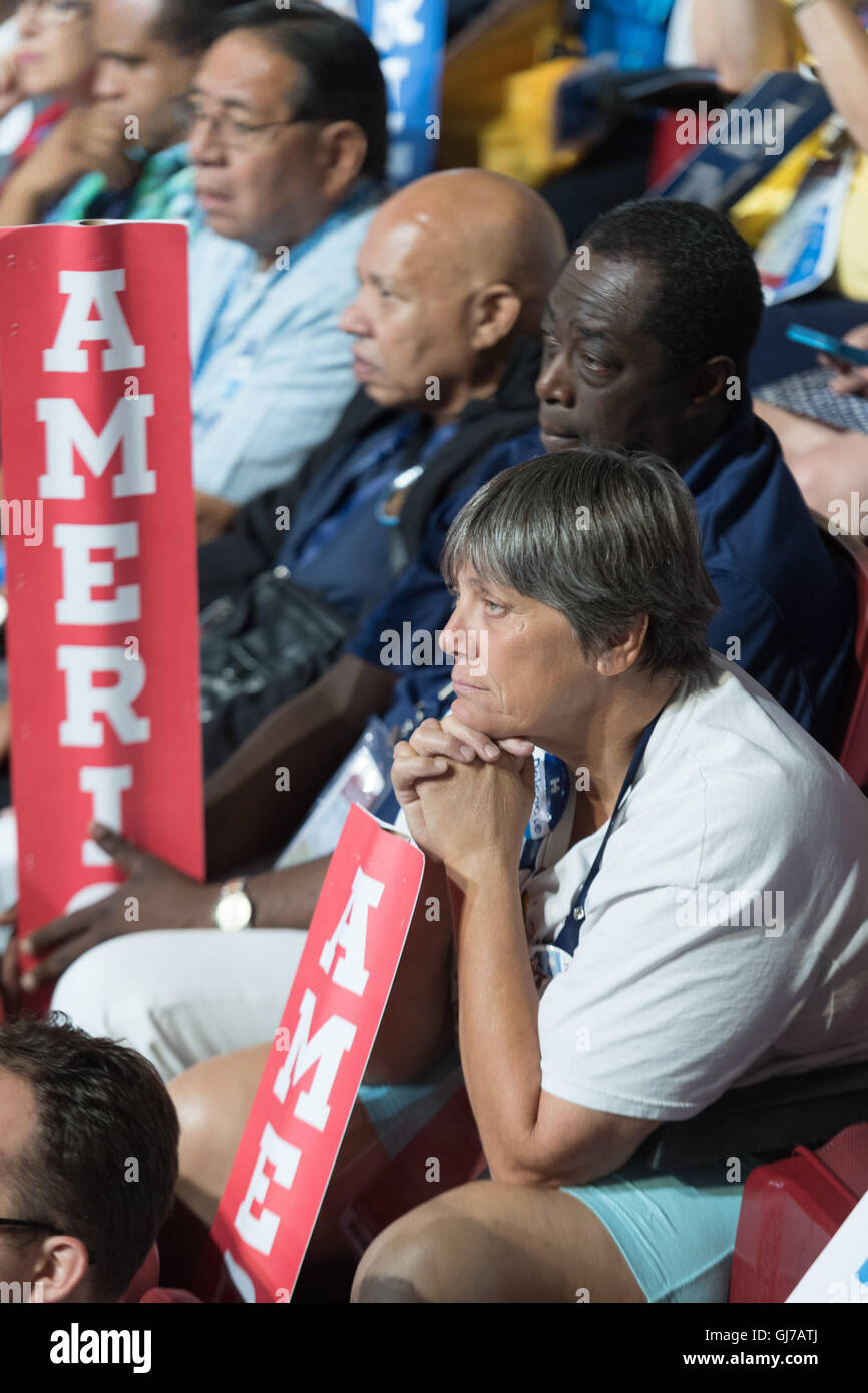 Bill clinton address crowd hi-res stock photography and images - Alamy