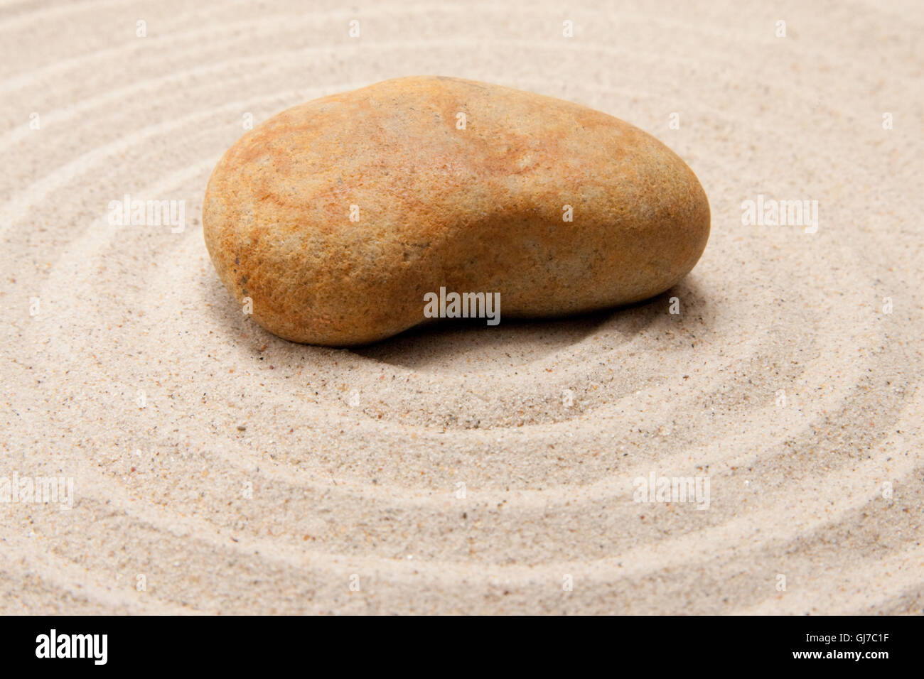Symmetric lines in sand hi-res stock photography and images - Alamy