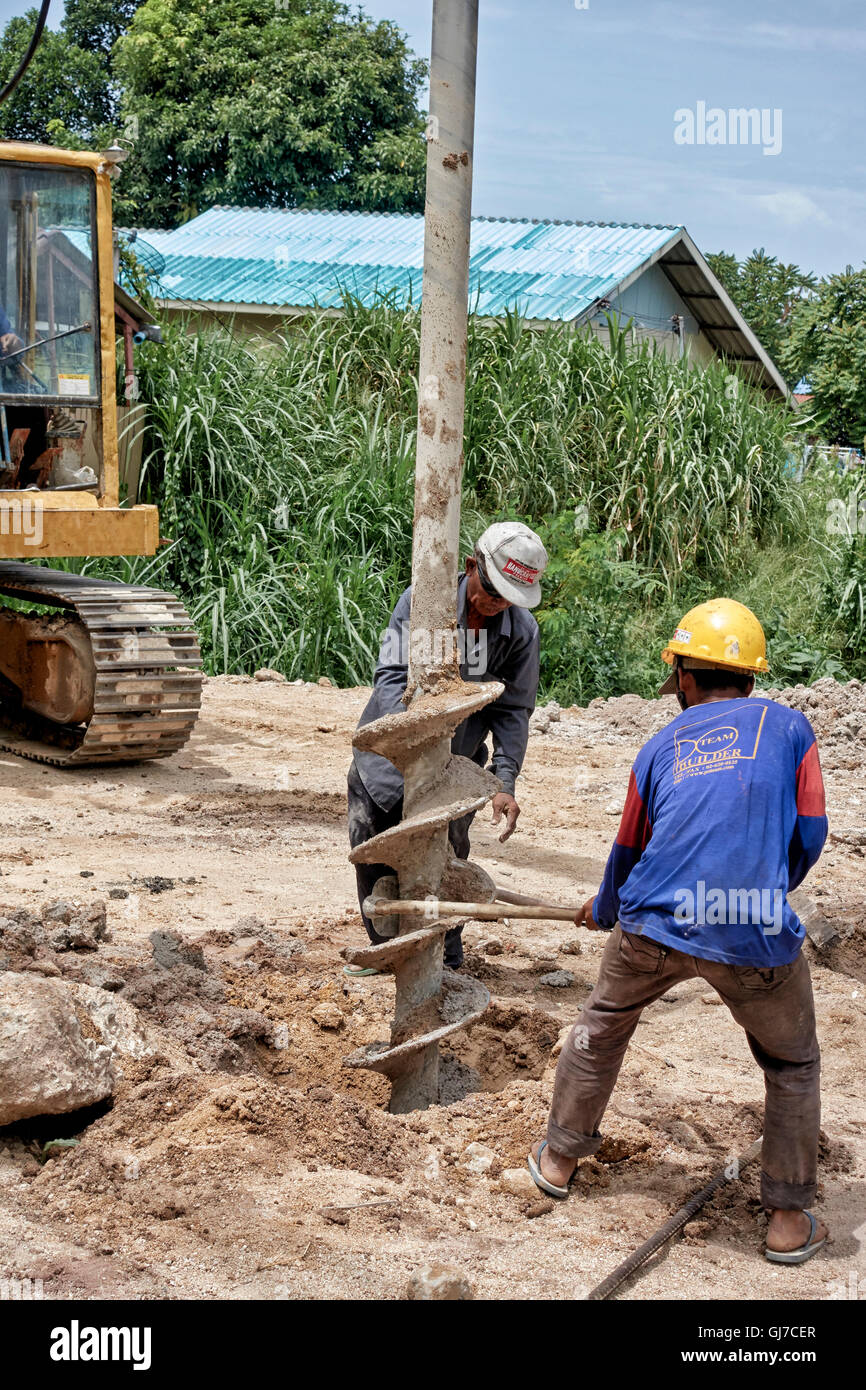 Piling drilling machine and crew Stock Photo - Alamy