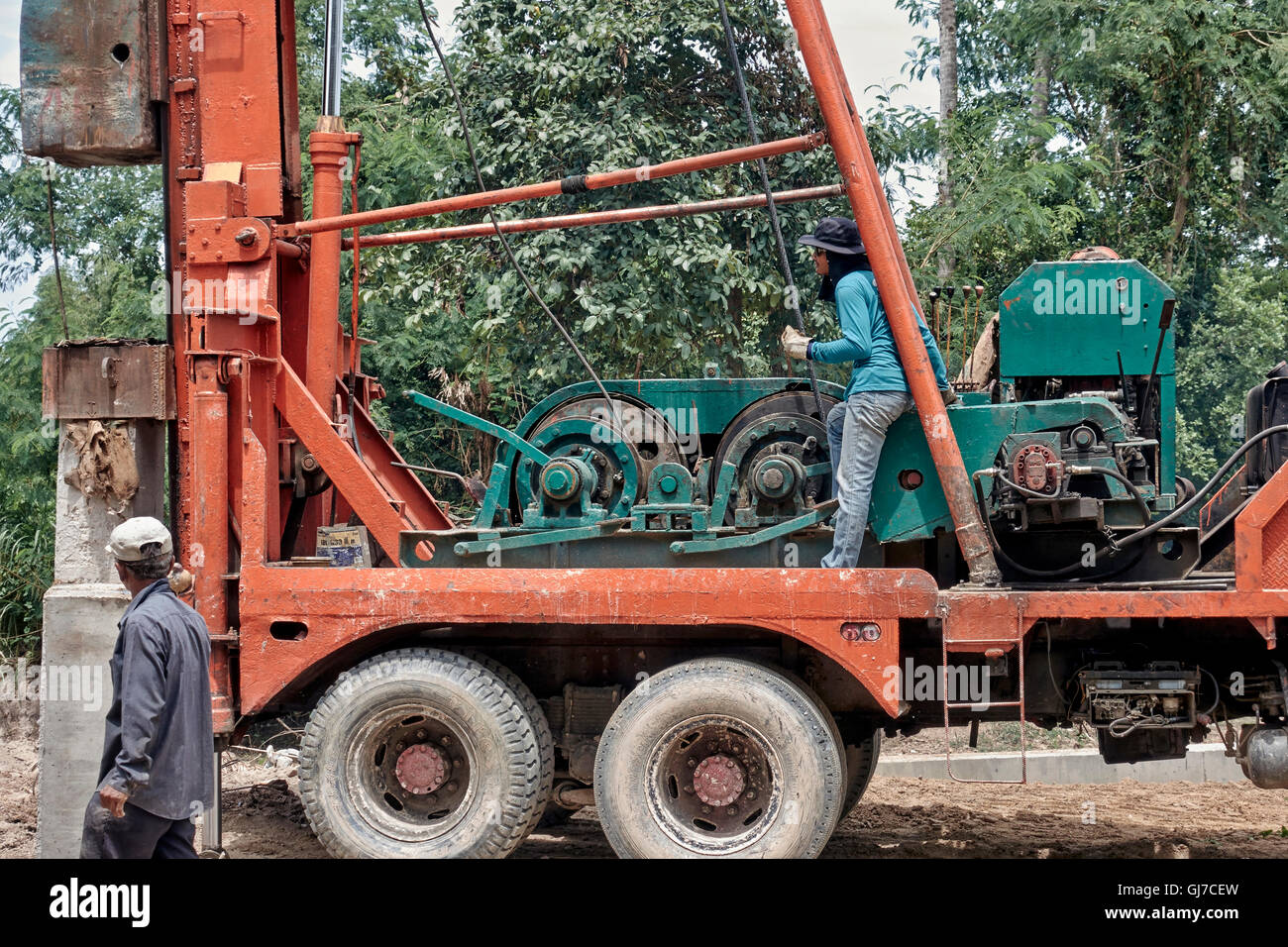 Piling machine hi-res stock photography and images - Alamy